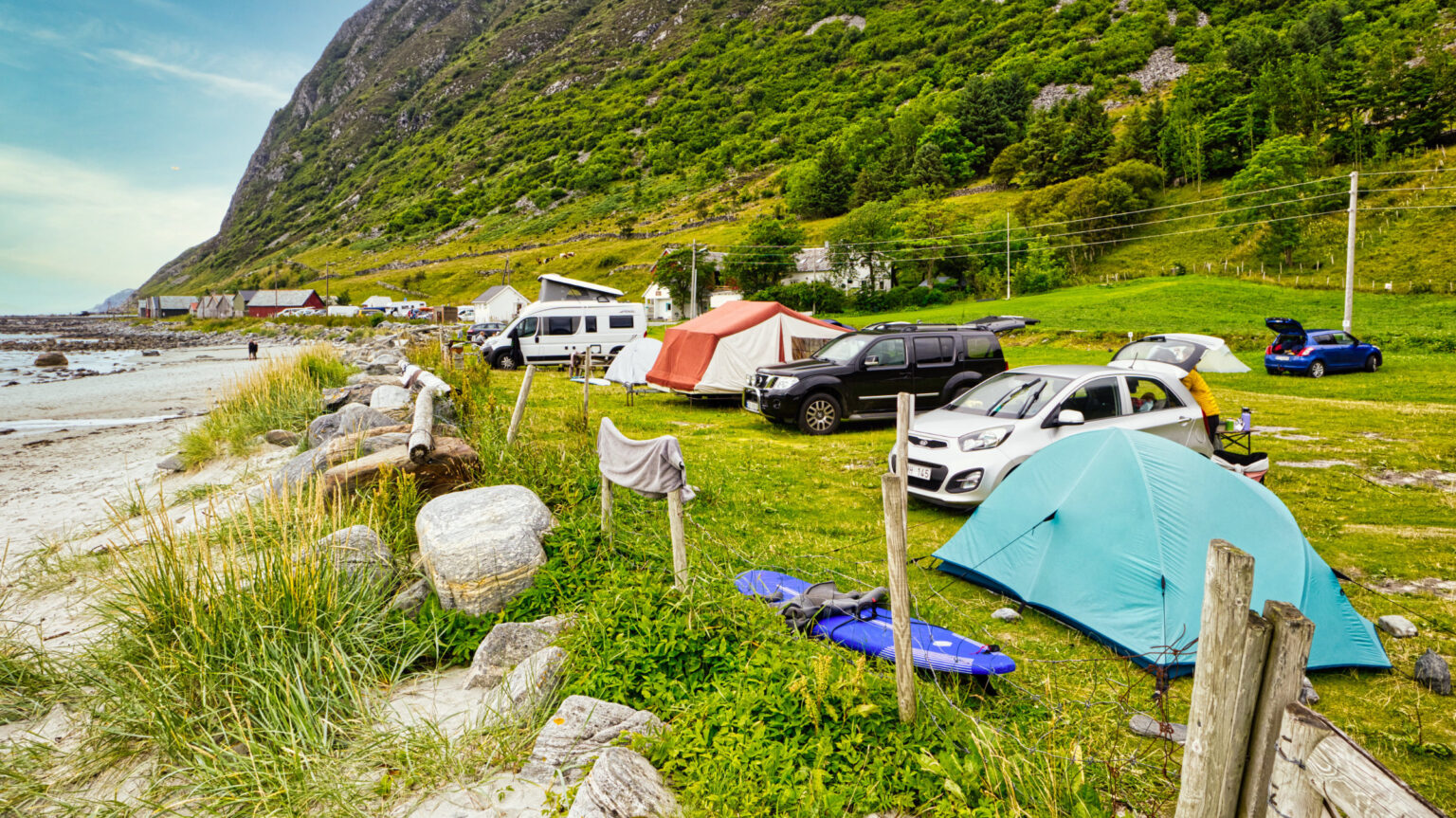 Hoddevik Beach Camp +Foto's — Camperguru